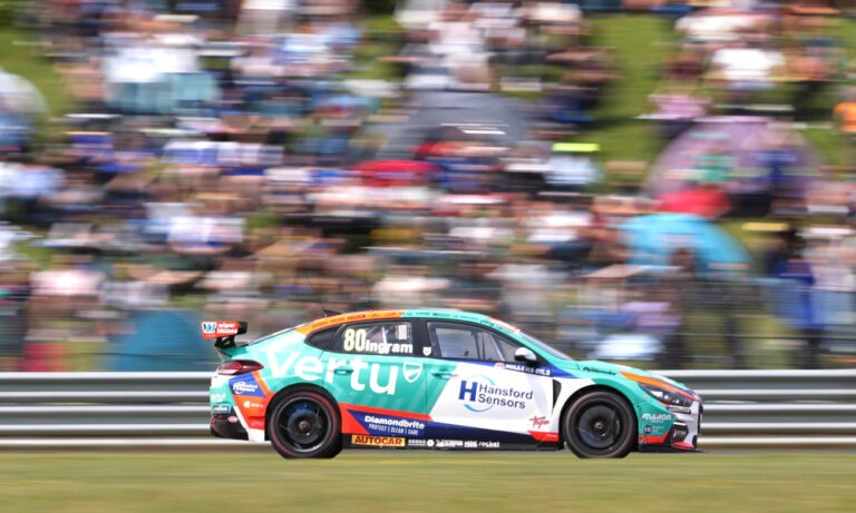Tom Ingram leads Senna Proctor again in second practice » TouringCars.Net