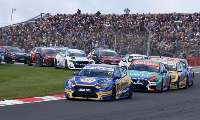Dan Cammish cruises to race one win as Tom Ingram extends points lead ...